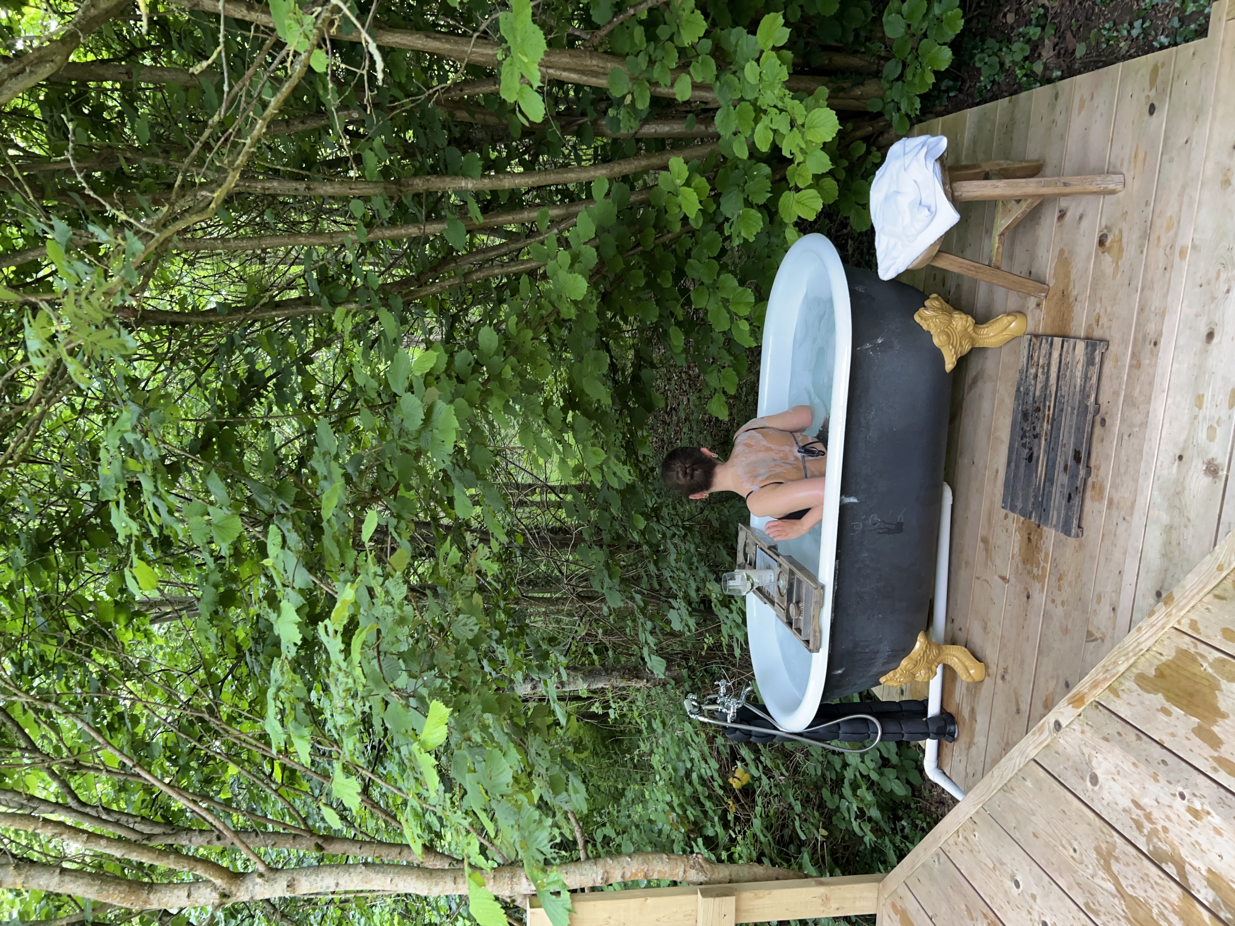 Ackleton ÖÖD Mirror House – Outdoor Bath & Mirror House in Kirtlington