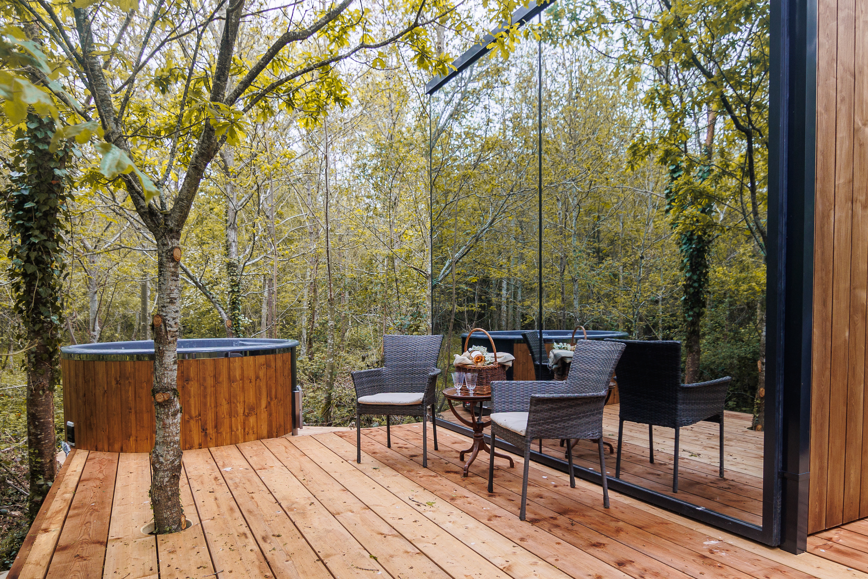 Cubley ÖÖD Mirror House – Hot Tub & Countryside Retreat in Kirtlington